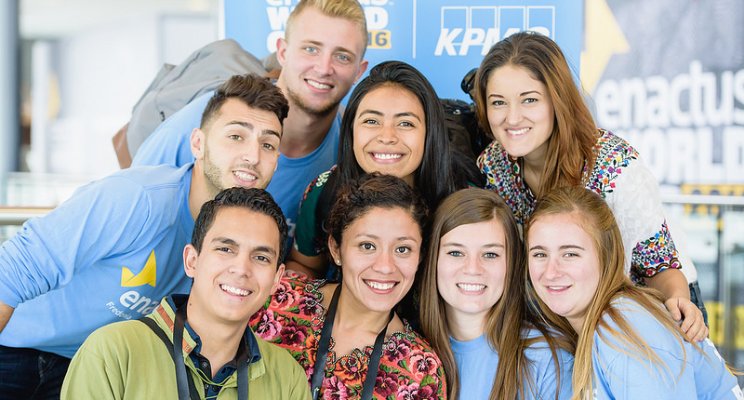 4 Little Ways to Stand Out As an Intern – Campus To Career